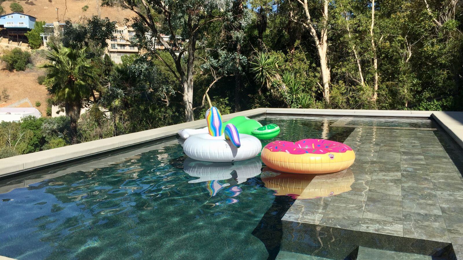 Lightweight Pool Building: How EPS Foam Balances Strength & Safety